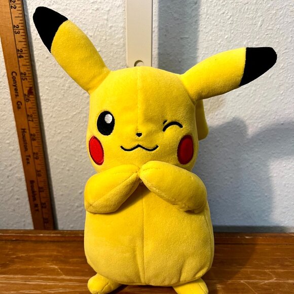 Nintendo | Toys | Pokmon Pikachu 2 Inch Plush Winking Hands Together ...